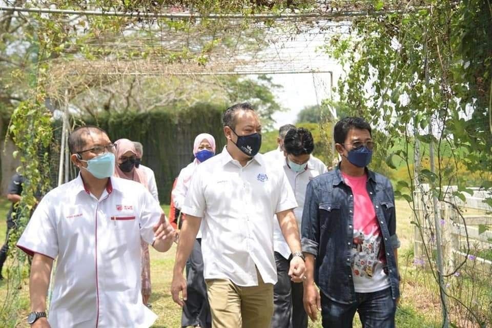 SERDANG, Oct 8 – Senator Dato' Dr. Ahmad Masrizal Muhammad, the Deputy ...