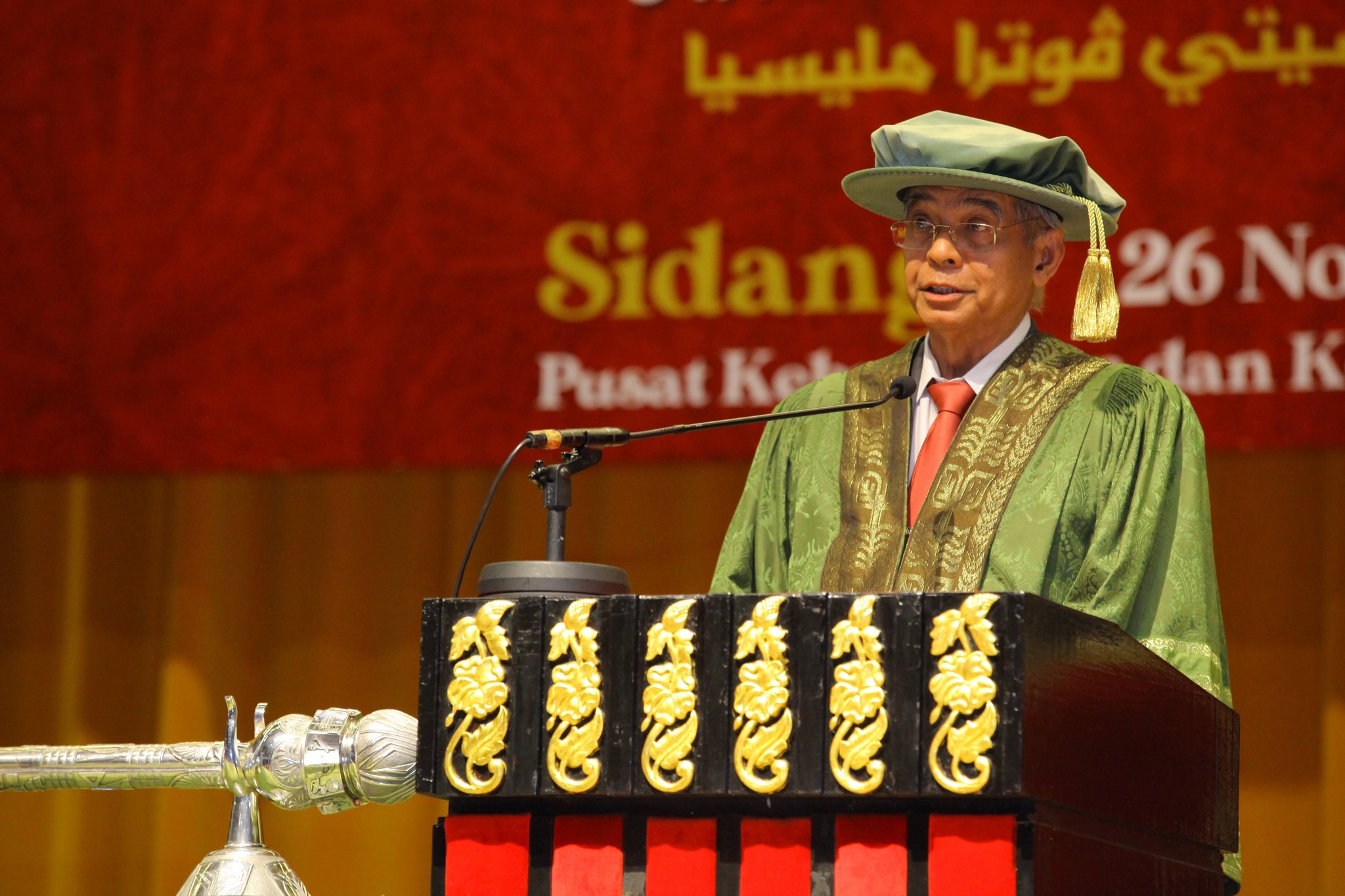 Oleh: Noor Eszereen Juferi
