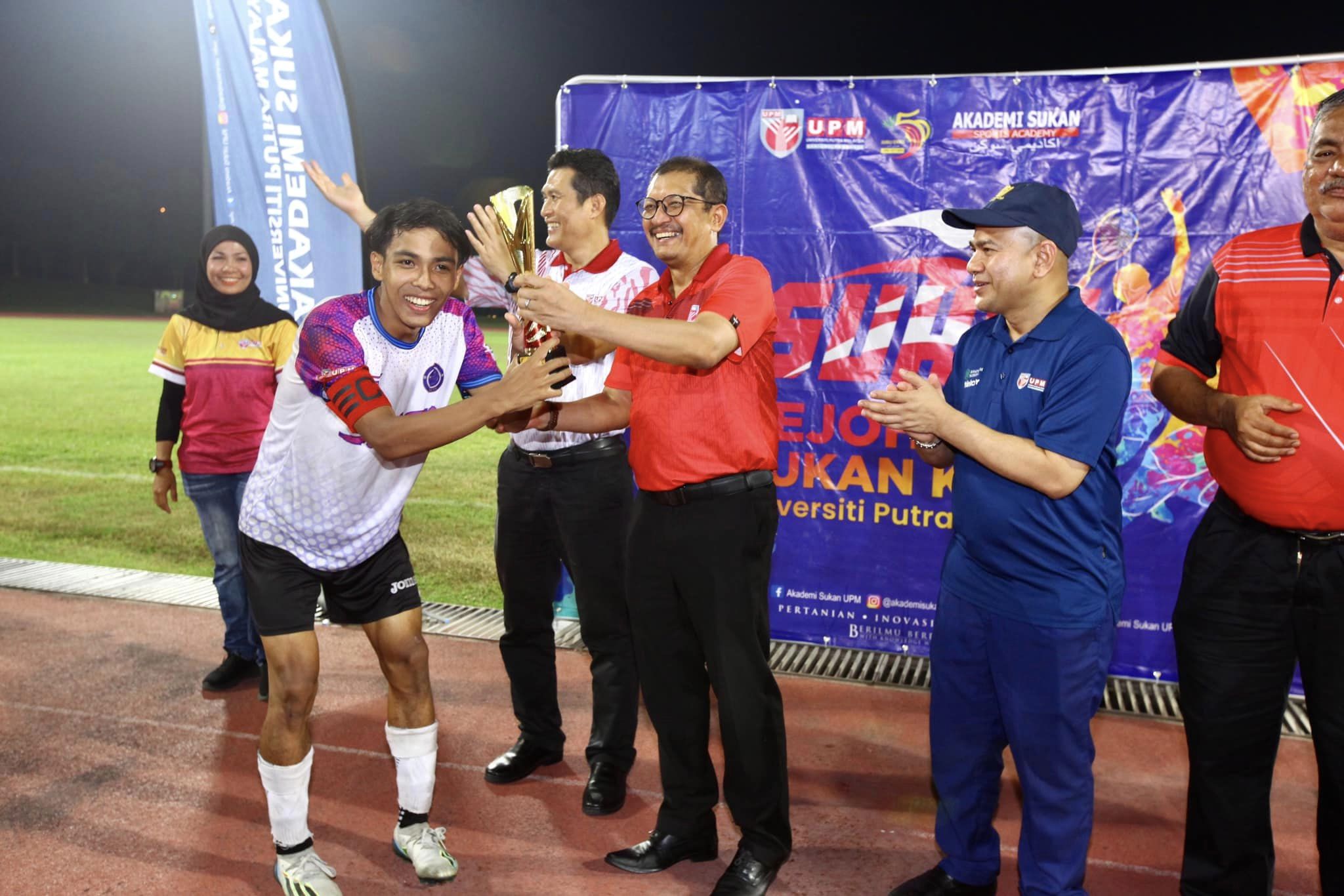 "Kami berjaya memenangi sembilan pertandingan sukan iaitu bola ...