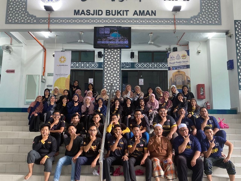 Skuad Youth of strength and happiness (YOSH) Universiti Putra Malaysia ...