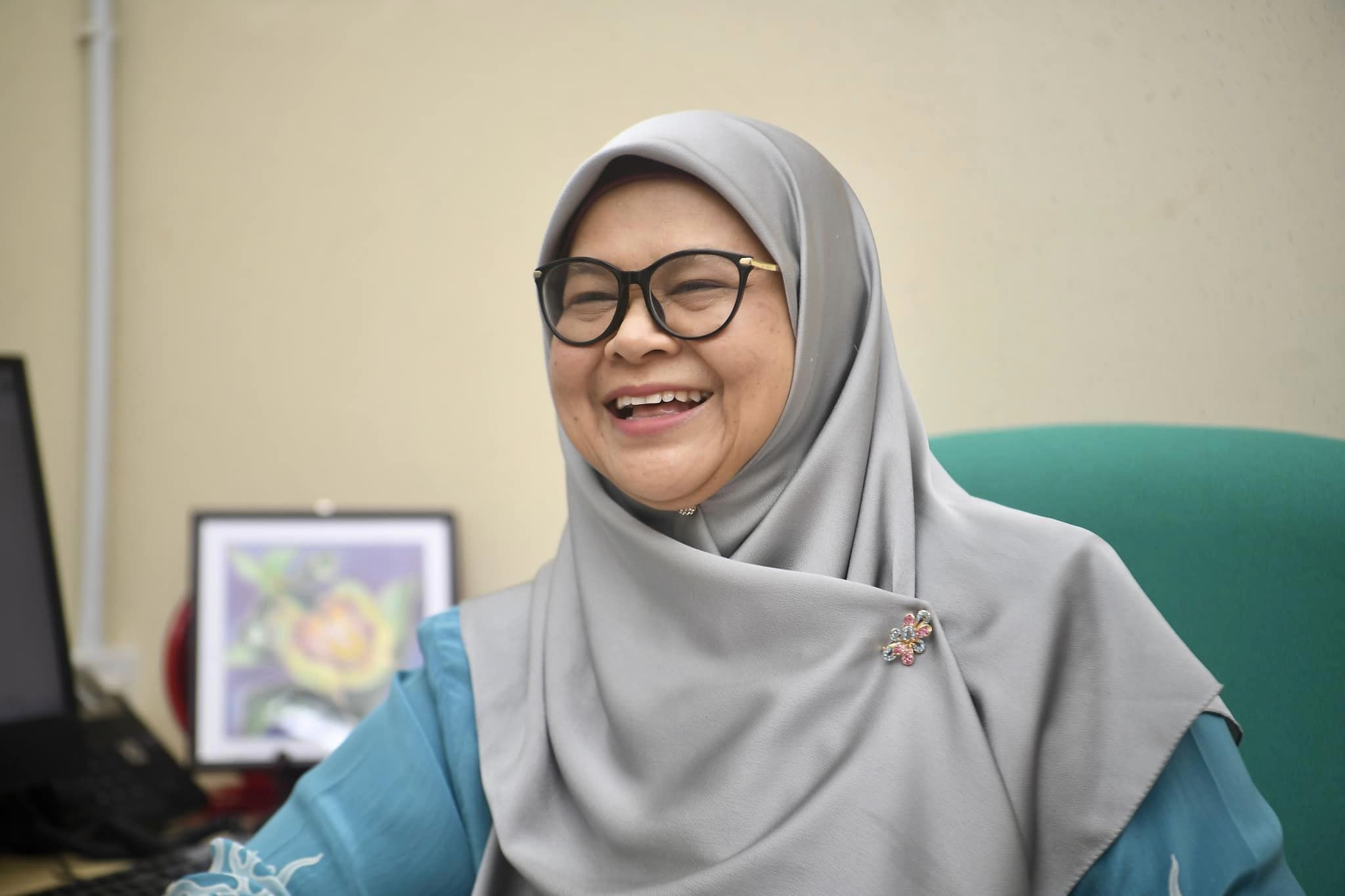 Recalling old memories, she said she never expected to be awarded the Employee of the Year in ...