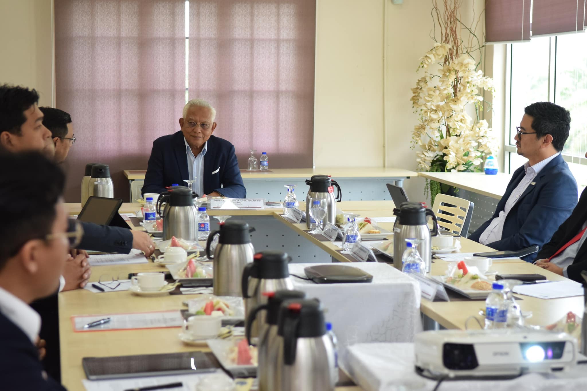 Dato’ Prof. Dr. Ahmad Farhan telah mula menjalankan tugasnya sebagai ...